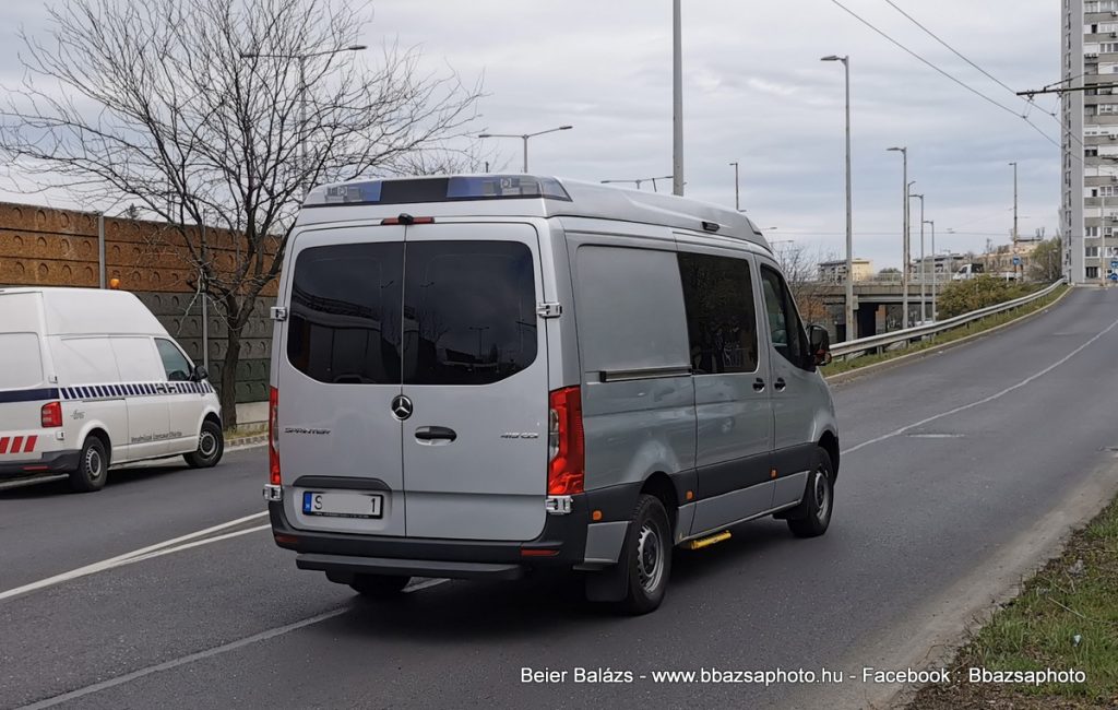 Mercedes Sprinter III Profile KR – Bbazsaphoto – kéklámpás galéria